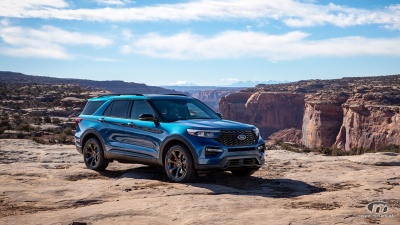 Ford Explorer In Mountains | Motors.pk