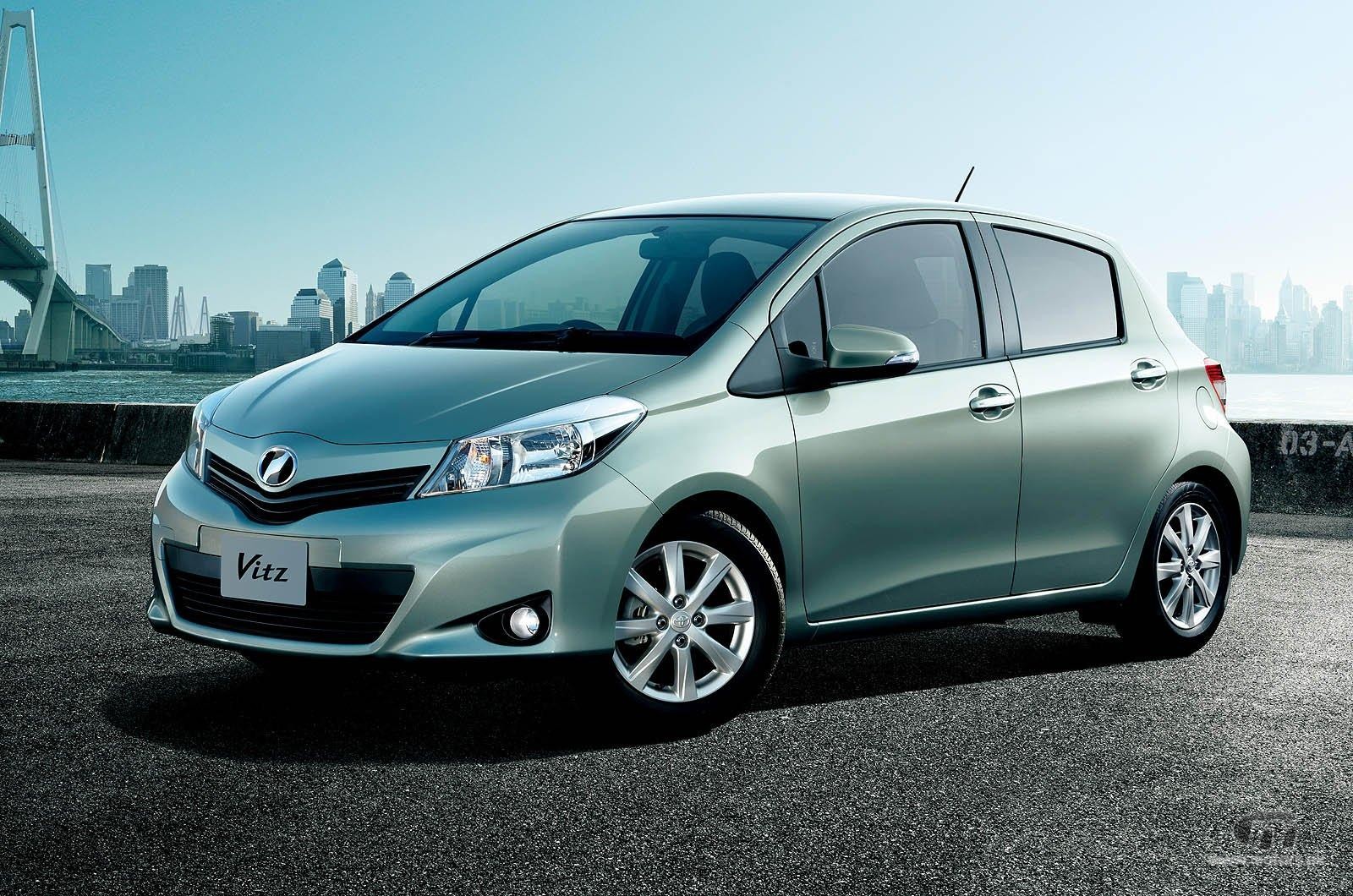Toyota Vitz 2012 Front Side View | Motors.pk