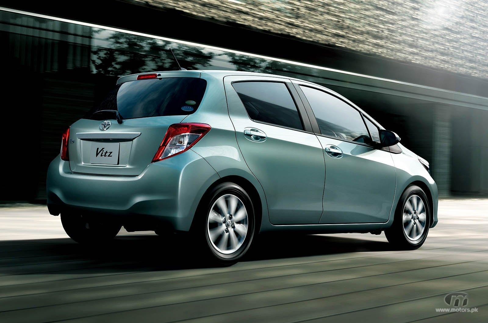 Toyota Vitz 2012 Exterior View | Motors.pk