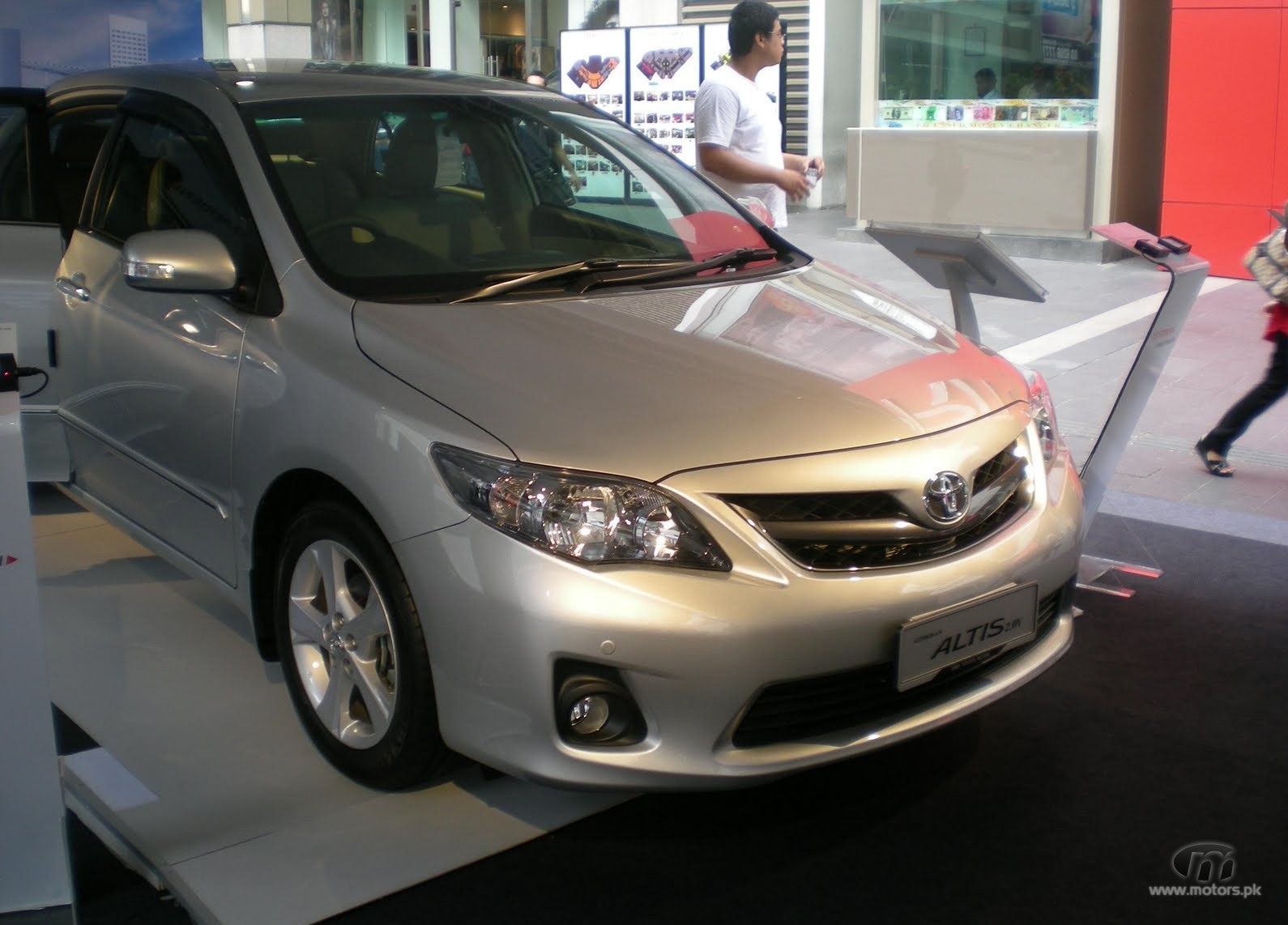 2012 Toyota Corolla | Motors.pk