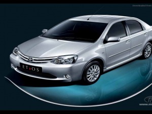 Toyota Etios Metallic Silver | Motors.pk